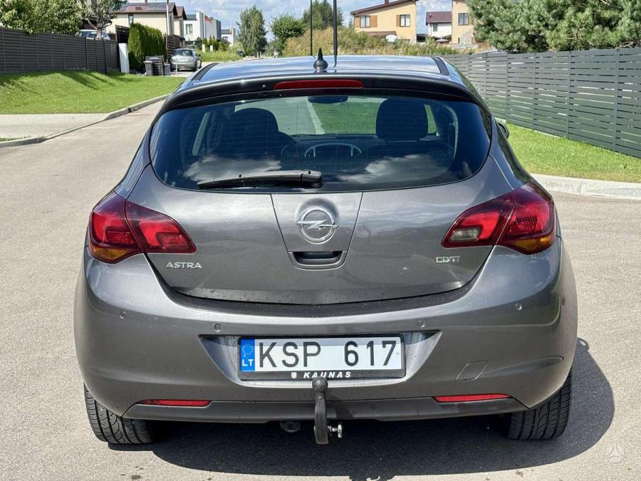 Pelēks Opel Astra 2011 Viļņa, ar dzinēja tilpumu 1.69 L un nobraukumu 265 tūkst. km par 2900 €, foto 5 vietnē AUTOMOTO.COM.LV