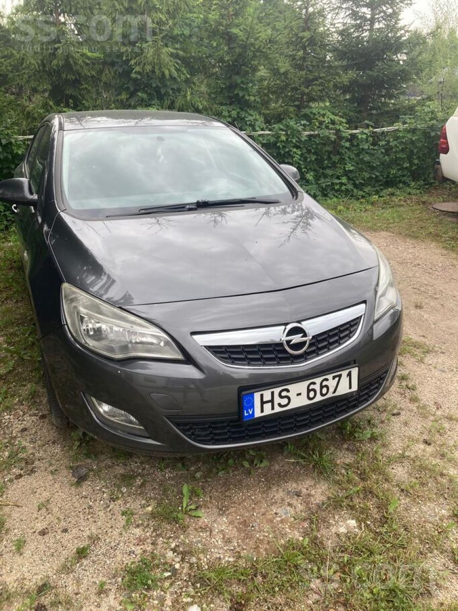 Pelēks Opel Astra 2011 Dobele, ar dzinēja tilpumu 1.40 L un nobraukumu 270 tūkst. km par 1000 €, foto 1 vietnē AUTOMOTO.COM.LV