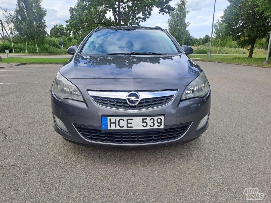 Pelēks Opel Astra 2011 Telšiai, ar dzinēja tilpumu 2.00 L un nobraukumu 300 tūkst. km par 1950 €, foto 3 vietnē AUTOMOTO.COM.LV
