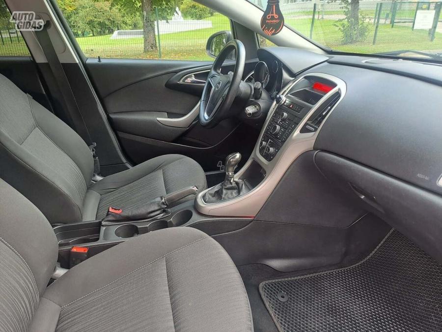 Pelēks Opel Astra 2011 Telšiai, ar dzinēja tilpumu 2.00 L un nobraukumu 300 tūkst. km par 1950 €, foto 11 vietnē AUTOMOTO.COM.LV