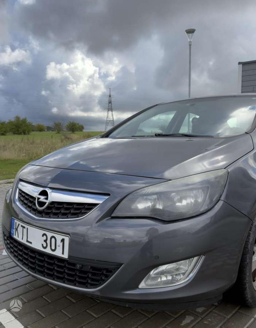 Pelēks Opel Astra 2011 Klaipėda, ar dzinēja tilpumu 1.69 L un nobraukumu 345 tūkst. km par 1950 €, foto 3 vietnē AUTOMOTO.COM.LV
