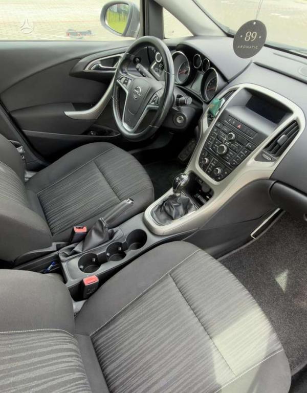 Pelēks Opel Astra 2011 Klaipėda, ar dzinēja tilpumu 1.69 L un nobraukumu 345 tūkst. km par 1950 €, foto 9 vietnē AUTOMOTO.COM.LV
