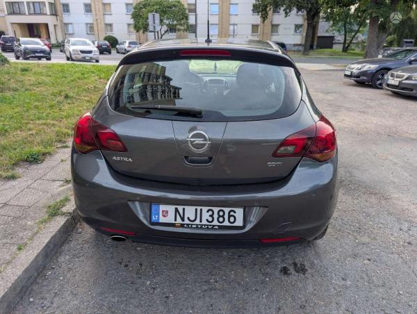 Pelēks Opel Astra 2011 Kauņa, ar dzinēja tilpumu 1.96 L un nobraukumu 306 tūkst. km par 2450 €, foto 6 vietnē AUTOMOTO.COM.LV
