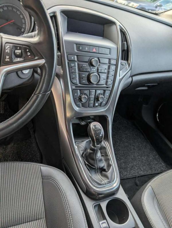 Pelēks Opel Astra 2011 Kauņa, ar dzinēja tilpumu 1.96 L un nobraukumu 306 tūkst. km par 2450 €, foto 9 vietnē AUTOMOTO.COM.LV