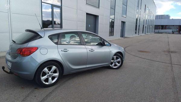 Pelēks Opel Astra 2011 Kauņa, ar dzinēja tilpumu 1.69 L un nobraukumu 211 tūkst. km par 2199 €, foto 4 vietnē AUTOMOTO.COM.LV