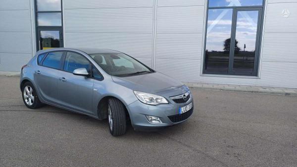 Pelēks Opel Astra 2011 Kauņa, ar dzinēja tilpumu 1.69 L un nobraukumu 211 tūkst. km par 2199 €, foto 5 vietnē AUTOMOTO.COM.LV