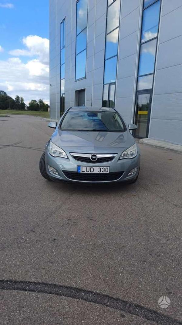 Pelēks Opel Astra 2011 Kauņa, ar dzinēja tilpumu 1.69 L un nobraukumu 211 tūkst. km par 2199 €, foto 6 vietnē AUTOMOTO.COM.LV