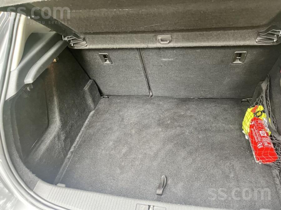 Grey Opel Astra 2011 in Jurmala, with an engine capacity of 1.70 L and mileage of 265 thousand km for 2990 €, photo 5 on AUTOMOTO.COM.LV