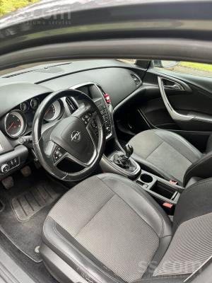 Grey Opel Astra 2011 in Jurmala, with an engine capacity of 1.70 L and mileage of 265 thousand km for 2990 €, photo 6 on AUTOMOTO.COM.LV