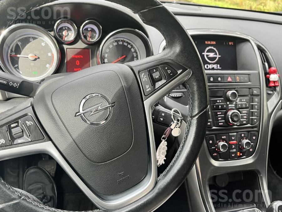 Grey Opel Astra 2011 in Jurmala, with an engine capacity of 1.70 L and mileage of 265 thousand km for 2990 €, photo 7 on AUTOMOTO.COM.LV