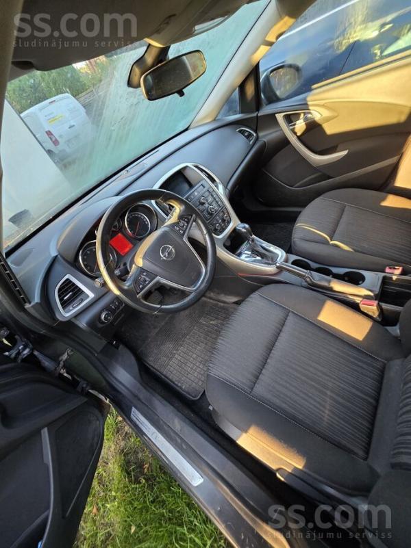 Pelēks Opel Astra 2011 Rīga, ar dzinēja tilpumu 1.60 L un nobraukumu 216 tūkst. km par 650 €, foto 5 vietnē AUTOMOTO.COM.LV