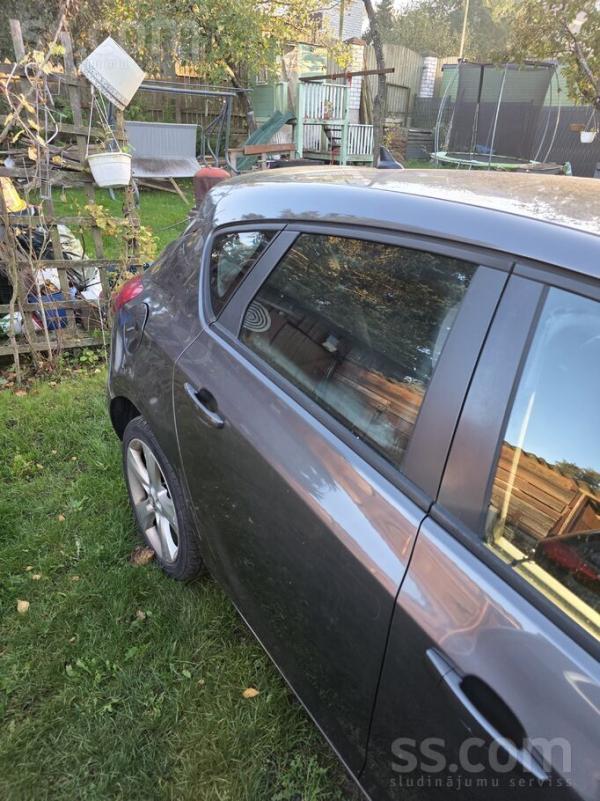 Pelēks Opel Astra 2011 Rīga, ar dzinēja tilpumu 1.60 L un nobraukumu 216 tūkst. km par 650 €, foto 10 vietnē AUTOMOTO.COM.LV