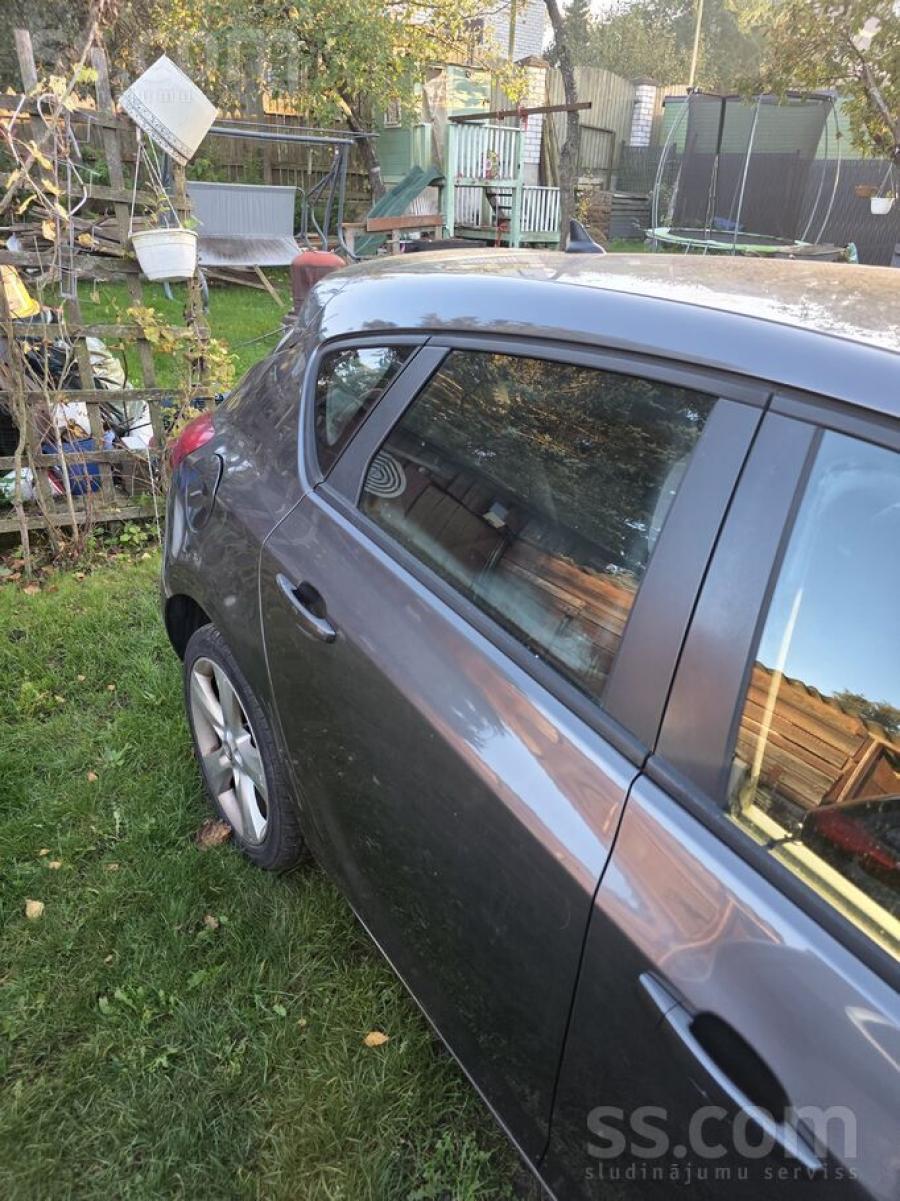 Pelēks Opel Astra 2011 Rīga, ar dzinēja tilpumu 1.60 L un nobraukumu 216 tūkst. km par 650 €, foto 10 vietnē AUTOMOTO.COM.LV