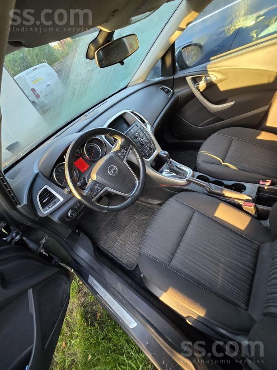 Pelēks Opel Astra 2011 Rīga, ar dzinēja tilpumu 1.60 L un nobraukumu 216 tūkst. km par 650 €, foto 4 vietnē AUTOMOTO.COM.LV