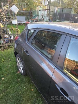 Pelēks Opel Astra 2011 Rīga, ar dzinēja tilpumu 1.60 L un nobraukumu 216 tūkst. km par 650 €, foto 10 vietnē AUTOMOTO.COM.LV