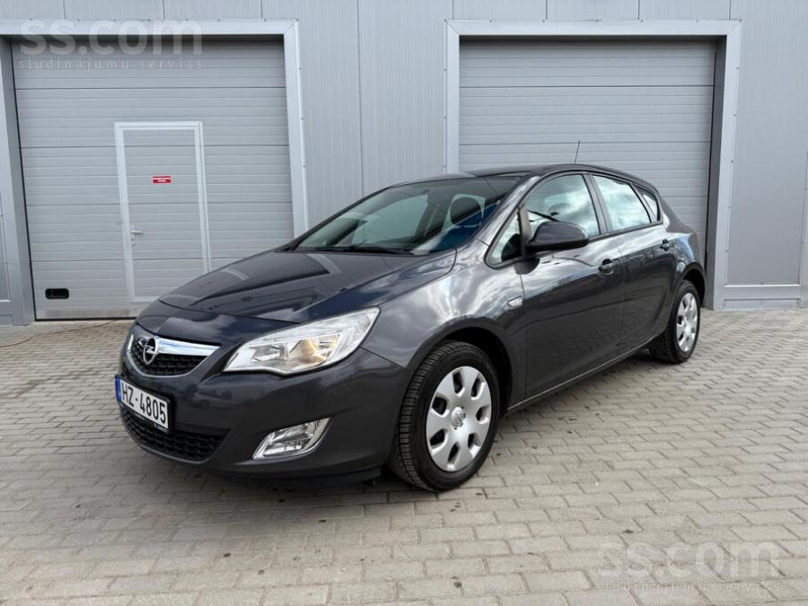 Grey Opel Astra 2012 in Riga, with an engine capacity of 1.40 L and mileage of 0 thousand km for 950 €, photo 1 on AUTOMOTO.COM.LV