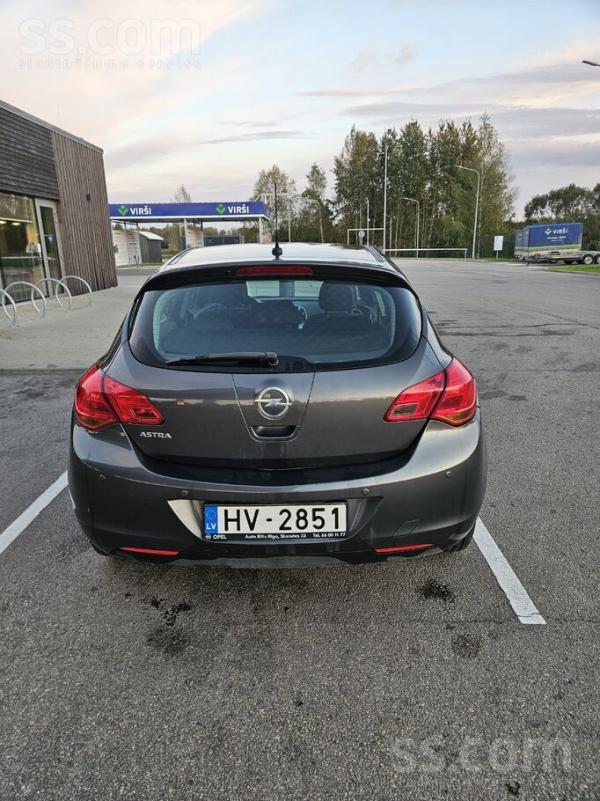 Pelēks Opel Astra 2012 Rīga, ar dzinēja tilpumu 1.60 L un nobraukumu 110 tūkst. km par 3800 €, foto 5 vietnē AUTOMOTO.COM.LV