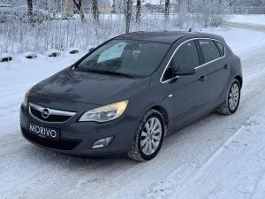 Grey Opel Astra 2012 in Siauliai, with an engine capacity of 1.96 L and mileage of 225 thousand km for 3500 €, photo  on AUTOMOTO.COM.LV