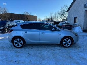 Pelēks Opel Astra 2012 Jurbarkas, ar dzinēja tilpumu 1.96 L un nobraukumu 247 tūkst. km par 3950 €, foto 4 vietnē AUTOMOTO.COM.LV