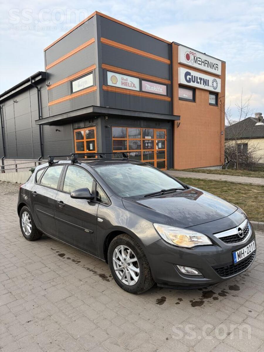 Pelēks Opel Astra 2012 Rīga, ar dzinēja tilpumu 2.00 L un nobraukumu 164 tūkst. km par 5000 €, foto 1 vietnē AUTOMOTO.COM.LV