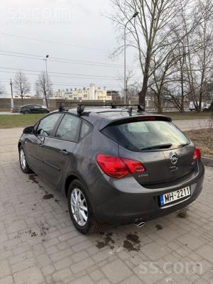 Pelēks Opel Astra 2012 Rīga, ar dzinēja tilpumu 2.00 L un nobraukumu 164 tūkst. km par 5000 €, foto 3 vietnē AUTOMOTO.COM.LV