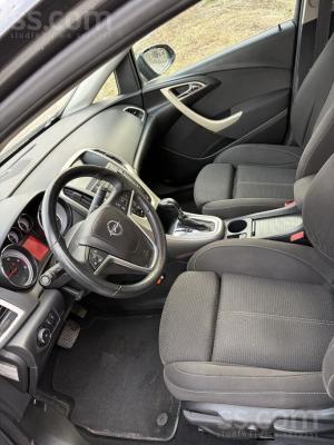 Pelēks Opel Astra 2012 Rīga, ar dzinēja tilpumu 2.00 L un nobraukumu 164 tūkst. km par 5000 €, foto 5 vietnē AUTOMOTO.COM.LV