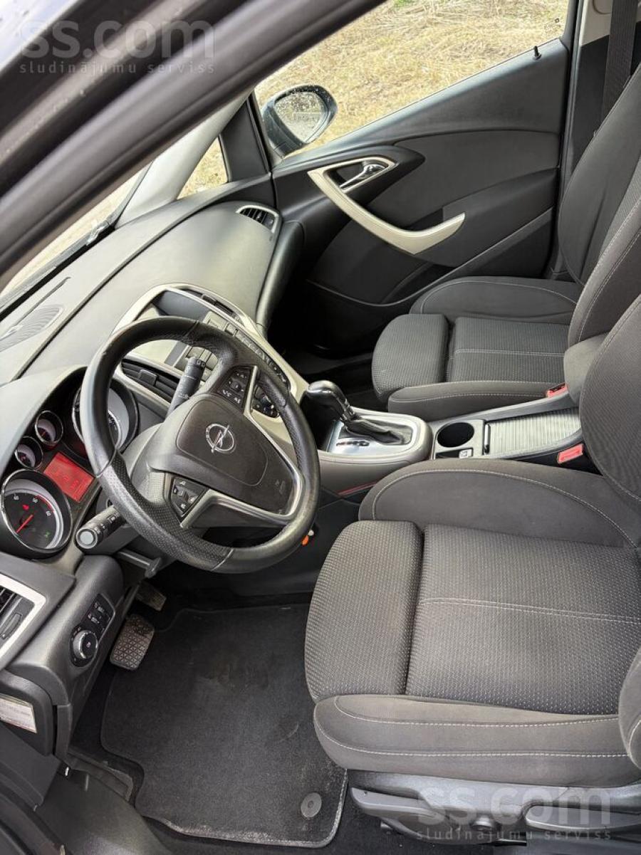 Pelēks Opel Astra 2012 Rīga, ar dzinēja tilpumu 2.00 L un nobraukumu 164 tūkst. km par 5000 €, foto 5 vietnē AUTOMOTO.COM.LV