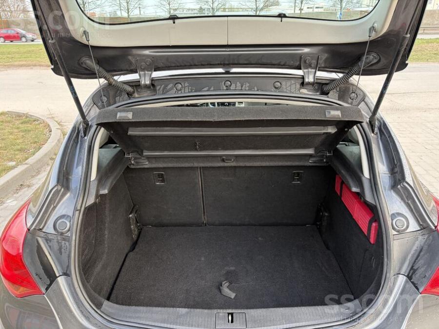 Pelēks Opel Astra 2012 Rīga, ar dzinēja tilpumu 2.00 L un nobraukumu 164 tūkst. km par 5000 €, foto 9 vietnē AUTOMOTO.COM.LV