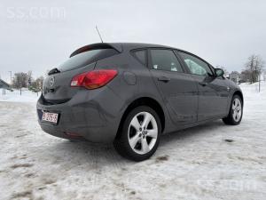 Pelēks Opel Astra 2012 Daugavpils, ar dzinēja tilpumu 1.40 L un nobraukumu 266 tūkst. km par 3950 €, foto 7 vietnē AUTOMOTO.COM.LV