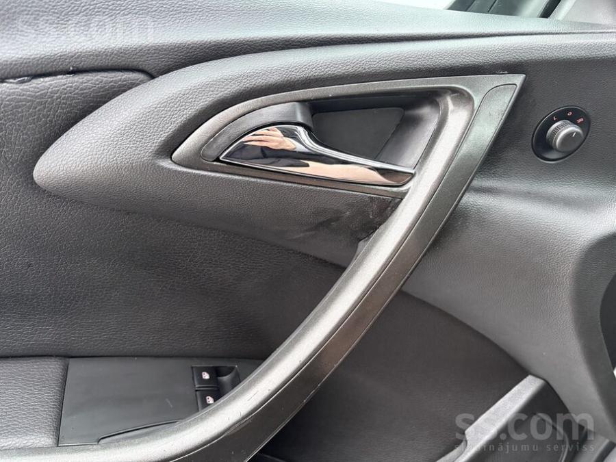 Pelēks Opel Astra 2012 Daugavpils, ar dzinēja tilpumu 1.40 L un nobraukumu 266 tūkst. km par 3950 €, foto 23 vietnē AUTOMOTO.COM.LV
