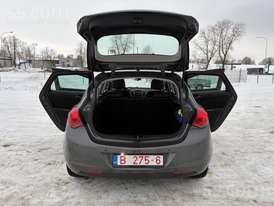 Pelēks Opel Astra 2012 Daugavpils, ar dzinēja tilpumu 1.40 L un nobraukumu 266 tūkst. km par 3950 €, foto 31 vietnē AUTOMOTO.COM.LV