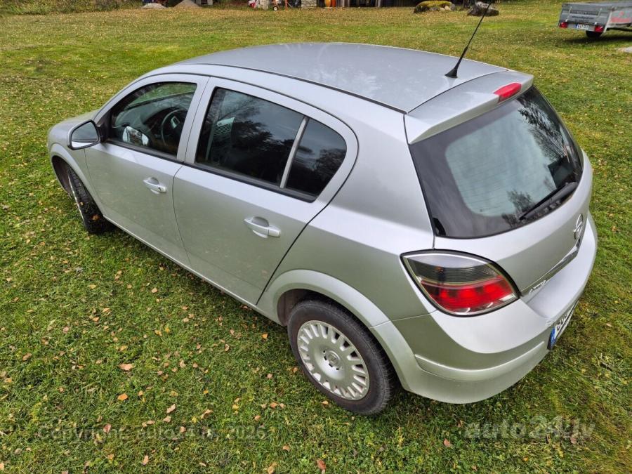 Pelēks Opel Astra 2012 Keila, ar dzinēja tilpumu 1.60 L un nobraukumu 179 tūkst. km par 3150 €, foto 9 vietnē AUTOMOTO.COM.LV
