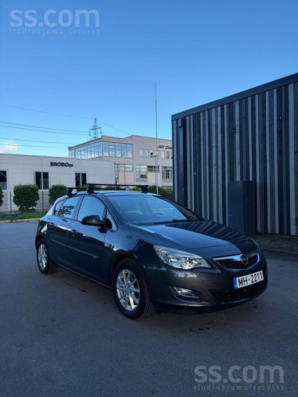 Pelēks Opel Astra 2012 Rīga, ar dzinēja tilpumu 2.00 L un nobraukumu 165 tūkst. km par 4900 €, foto 2 vietnē AUTOMOTO.COM.LV
