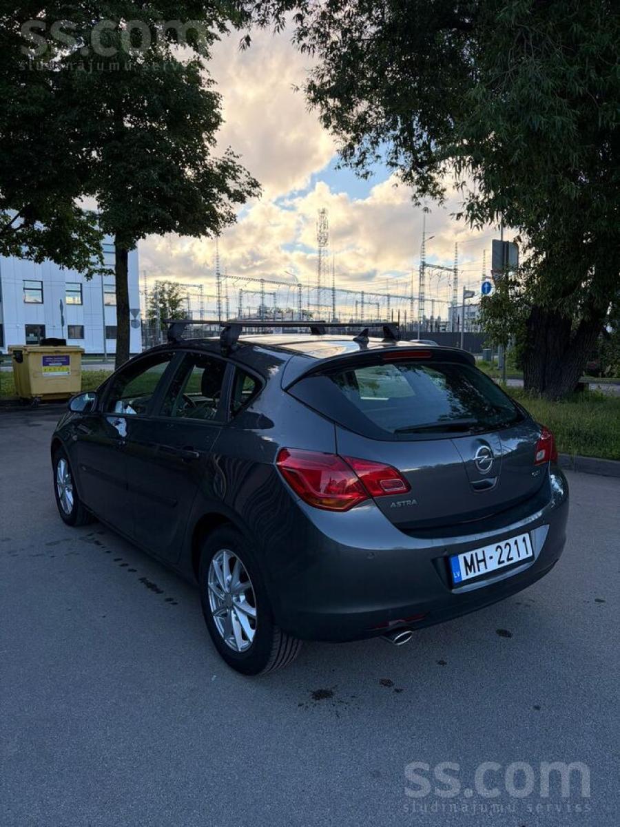Pelēks Opel Astra 2012 Rīga, ar dzinēja tilpumu 2.00 L un nobraukumu 165 tūkst. km par 4900 €, foto 5 vietnē AUTOMOTO.COM.LV