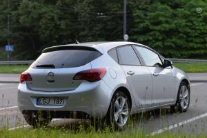Grey Opel Astra 2012 in Kaunas, with an engine capacity of 1.70 L and mileage of 378 thousand km for 2750 €, photo 7 on AUTOMOTO.COM.LV