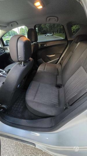 Grey Opel Astra 2012 in Kaunas, with an engine capacity of 1.70 L and mileage of 378 thousand km for 2750 €, photo 10 on AUTOMOTO.COM.LV
