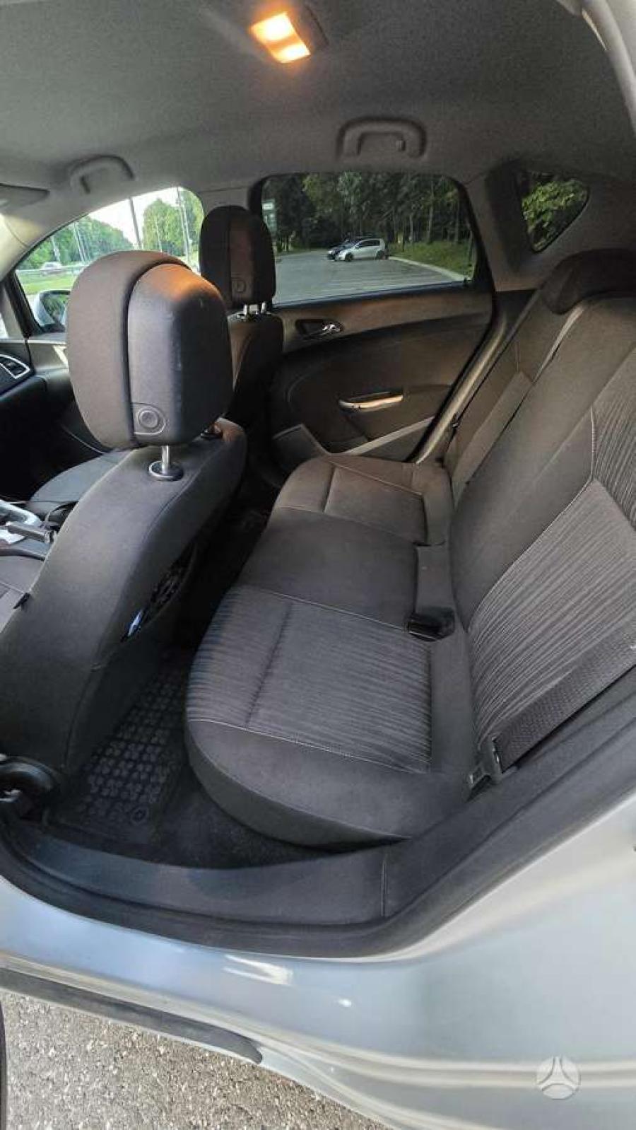 Grey Opel Astra 2012 in Kaunas, with an engine capacity of 1.70 L and mileage of 378 thousand km for 2750 €, photo 10 on AUTOMOTO.COM.LV