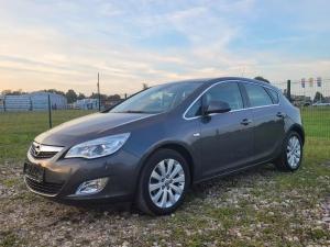 Grey Opel Astra 2012 in Saldus, with an engine capacity of 1.70 L and mileage of 180 thousand km for 5200 €, photo  on AUTOMOTO.COM.LV