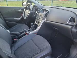 Grey Opel Astra 2012 in Saldus, with an engine capacity of 1.70 L and mileage of 180 thousand km for 5200 €, photo 8 on AUTOMOTO.COM.LV