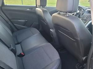 Grey Opel Astra 2012 in Saldus, with an engine capacity of 1.70 L and mileage of 180 thousand km for 5200 €, photo 9 on AUTOMOTO.COM.LV