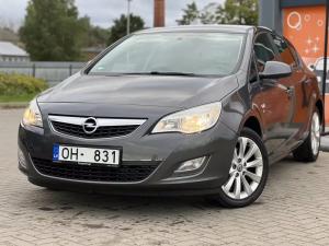 Grey Opel Astra 2012 in Jekabpils, with an engine capacity of 1.70 L and mileage of 260 thousand km for 4990 €, photo  on AUTOMOTO.COM.LV