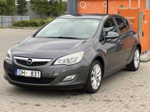 Grey Opel Astra 2012 in Jekabpils, with an engine capacity of 1.70 L and mileage of 260 thousand km for 4990 €, photo 4 on AUTOMOTO.COM.LV