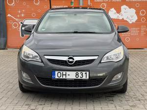 Grey Opel Astra 2012 in Jekabpils, with an engine capacity of 1.70 L and mileage of 260 thousand km for 4990 €, photo 5 on AUTOMOTO.COM.LV