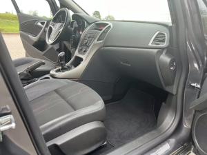 Grey Opel Astra 2012 in Jekabpils, with an engine capacity of 1.70 L and mileage of 260 thousand km for 4990 €, photo 10 on AUTOMOTO.COM.LV
