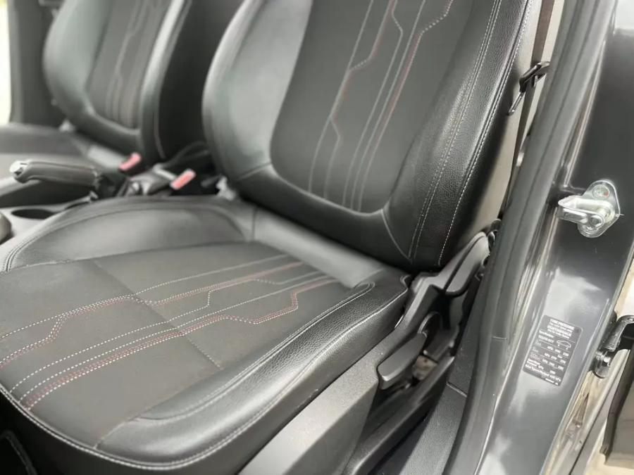 Grey Opel Astra 2012 in Jekabpils, with an engine capacity of 1.70 L and mileage of 260 thousand km for 4990 €, photo 15 on AUTOMOTO.COM.LV