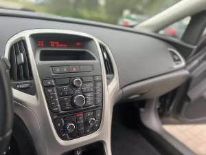 Grey Opel Astra 2012 in Jekabpils, with an engine capacity of 1.70 L and mileage of 260 thousand km for 4990 €, photo 16 on AUTOMOTO.COM.LV