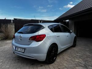 Grey Opel Astra 2012 in Saldus, with an engine capacity of 1.40 L and mileage of 176 thousand km for 4990 €, photo 3 on AUTOMOTO.COM.LV