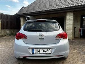 Grey Opel Astra 2012 in Saldus, with an engine capacity of 1.40 L and mileage of 176 thousand km for 4990 €, photo 7 on AUTOMOTO.COM.LV