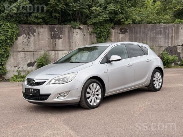 Pelēks Opel Astra 2012 Liepāja, ar dzinēja tilpumu 1.40 L un nobraukumu 247 tūkst. km par 3500 €, foto 1 vietnē AUTOMOTO.COM.LV