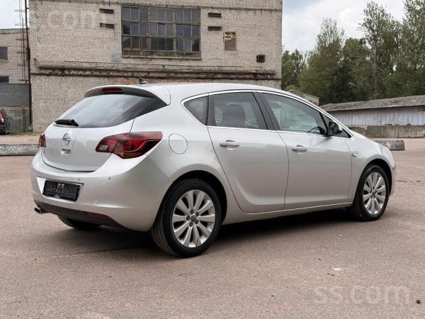 Pelēks Opel Astra 2012 Liepāja, ar dzinēja tilpumu 1.40 L un nobraukumu 247 tūkst. km par 3500 €, foto 4 vietnē AUTOMOTO.COM.LV